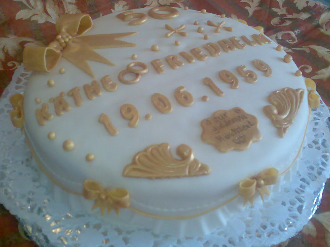 Besondere Anlässe 1. » goldene Hochzeitstorte endlich fertig.....