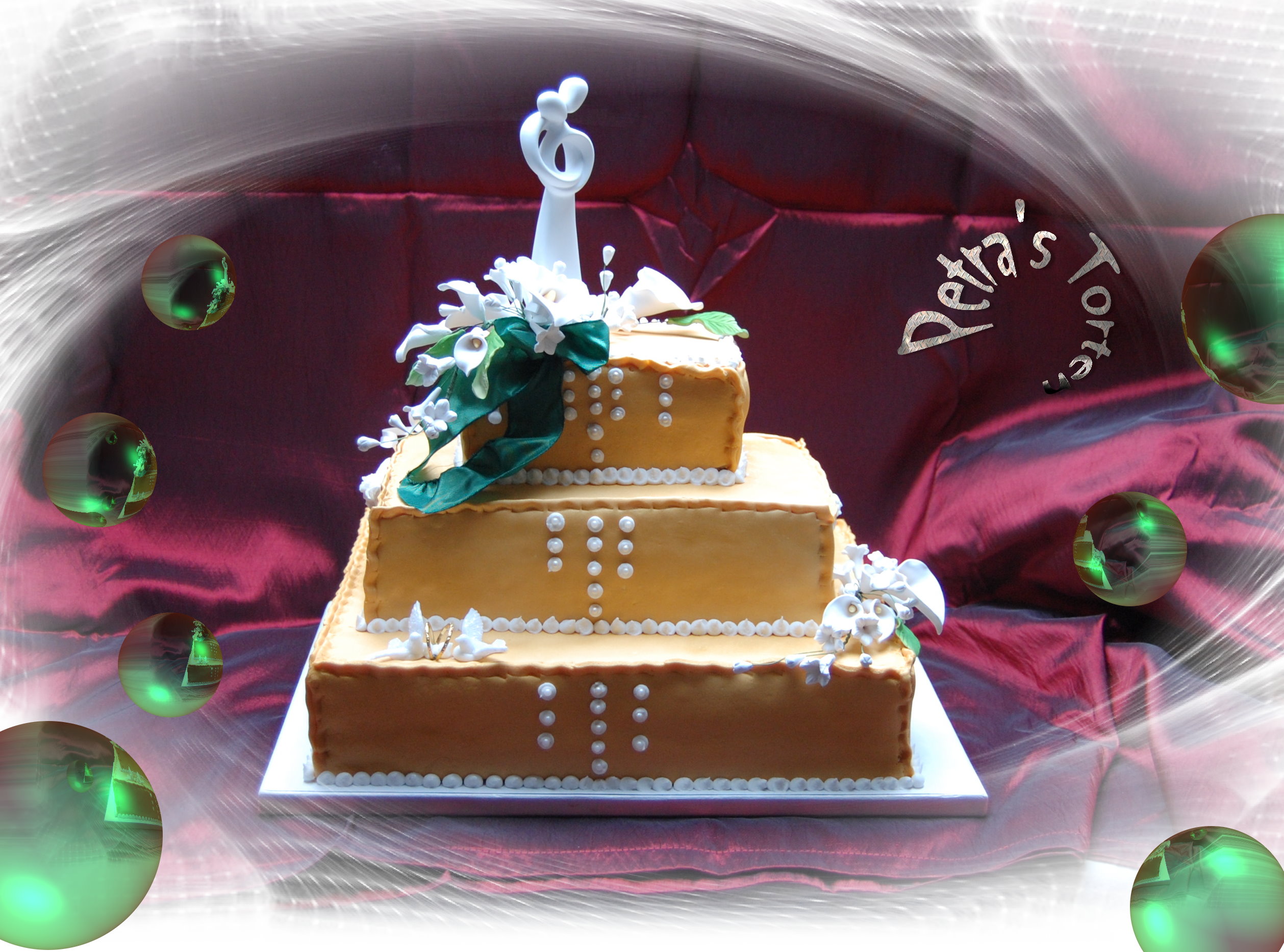 Besondere Anlässe 1. » Hochzeitstorte in gold und eckig